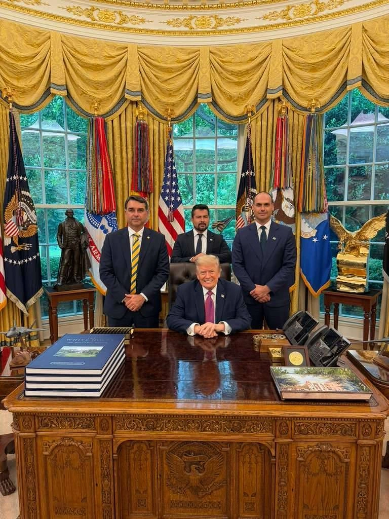 Entre Trump e Vorcaro, Flávio tenta mudar o foco, mas crise de ...
